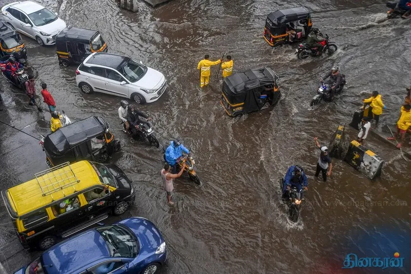 அடித்து பெய்யும் மழை! மிதக்கும் மும்பை - Dinakaran