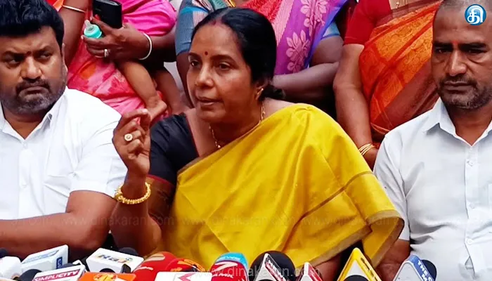 கொடுத்தால்தான் பட்டம் சீமானை கலாய்த்த வானதி - Dinakaran